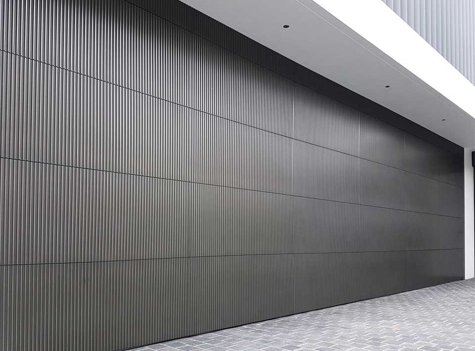 Steel & Aluminum Sectional Doors, Rolling Sheet & Slat Doors | Amarr®